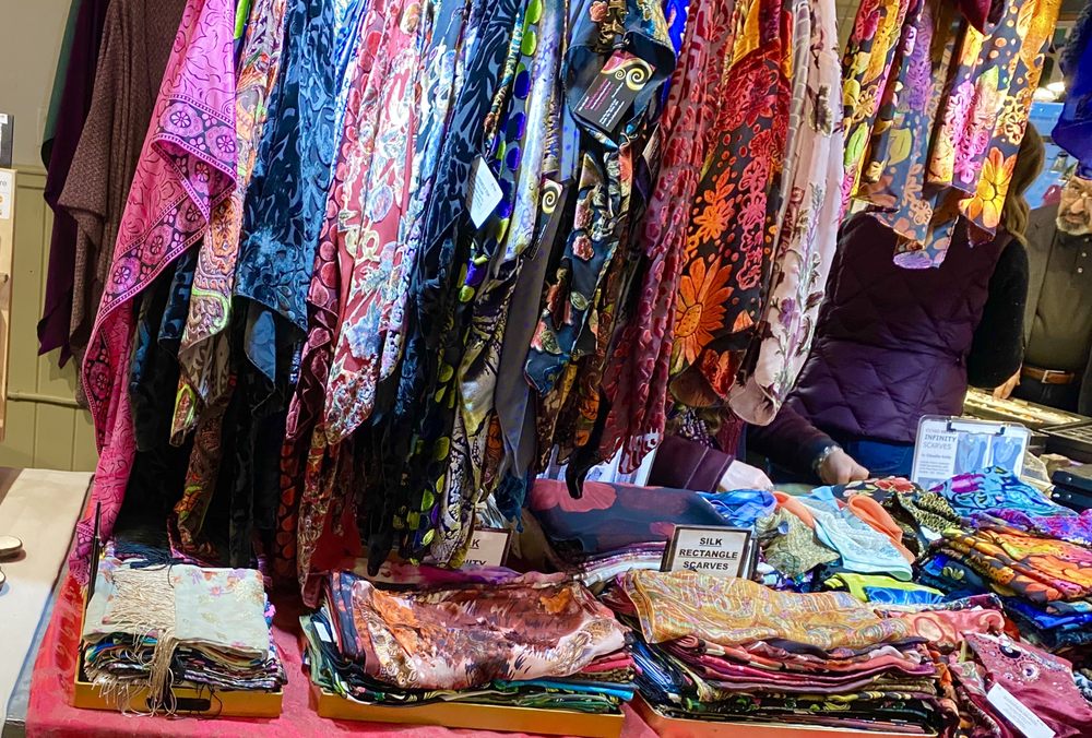 CLAUDIA KELLY’S COLLECTION - 1916 Pike Pl, Seattle, WA - Yelp