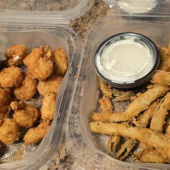 BLUE 32 SPORTS GRILL - Updated December 2025 - 97 Photos & 150 Reviews ...