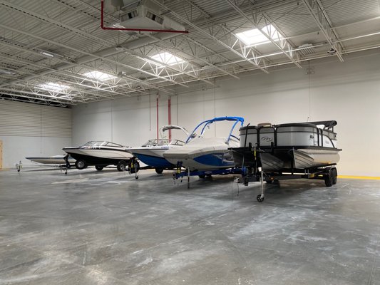 APPLE RV & BOAT STORAGE - Updated May 2025 - 26 Photos - 15000 Dale ...