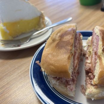 LEA’S LUNCHROOM - Updated October 2025 - 96 Photos & 122 Reviews - 1810 ...