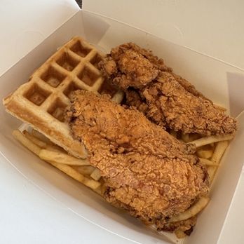 ALI’S CHICKEN & WAFFLES - Updated May 2024 - 60 Photos & 80 Reviews ...