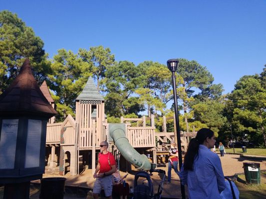 DONOVAN PARK - 78 Photos & 41 Reviews - Playgrounds - 700 Heights Blvd ...