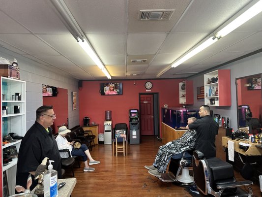 PATRIOT BARBER SHOP - Updated May 2026 - 41 Photos & 37 Reviews - 316 S ...