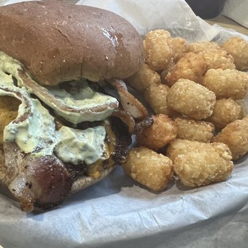 JUNCTION BURGER - Updated June 2024 - 106 Photos & 120 Reviews - 1907 ...