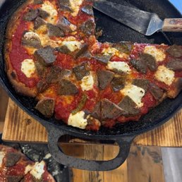 CAST IRON CHEF PIZZA & BAR - Updated October 2025 - 29 Photos & 27 ...