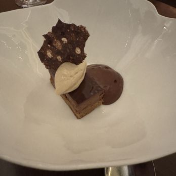 AMAR - Updated December 2025 - 164 Photos & 46 Reviews - 40 Trinity Pl ...