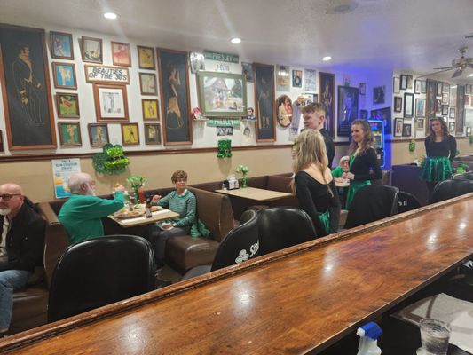 DRAFT HOUSE - Updated January 2026 - 30 Photos & 40 Real Reviews - 15 W ...