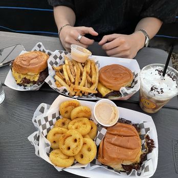 SMILEYS BURGER CLUB - Updated July 2025 - 100 Photos & 61 Reviews - 310 ...