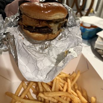 WAUNA BURGER - Updated January 2026 - 16 Reviews - 11717 State Rte 302 ...