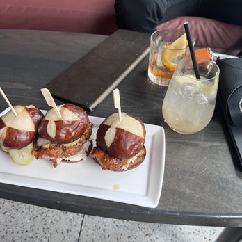 FOG ROOM - Updated January 2025 - 461 Photos & 286 Reviews - 1610 2nd ...