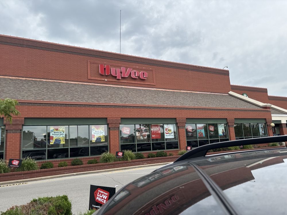 HY-VEE - Updated October 2025 - 11 Photos & 61 Reviews - 7620 State ...