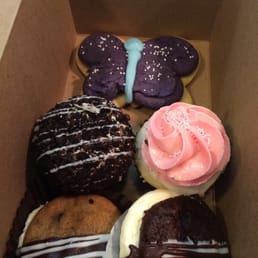 ELÉ CAKE COMPANY - Updated December 2025 - 37 Photos & 55 Reviews ...