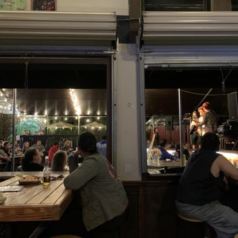 HILO TOWN TAVERN - 373 Photos & 289 Reviews - 168 Keawe St, Hilo ...