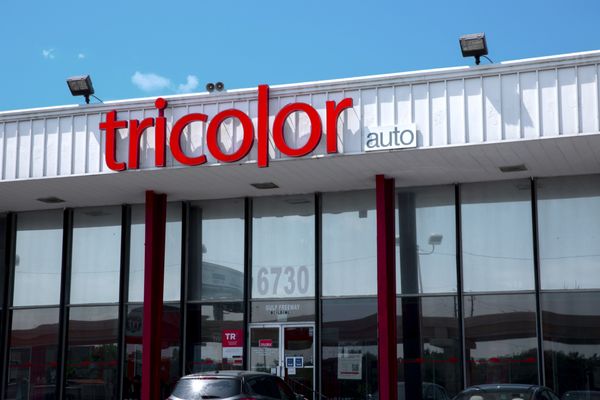 TRICOLOR AUTO - GULF FWY & WOODRIDGE - Updated June 2026 - 18 Photos ...
