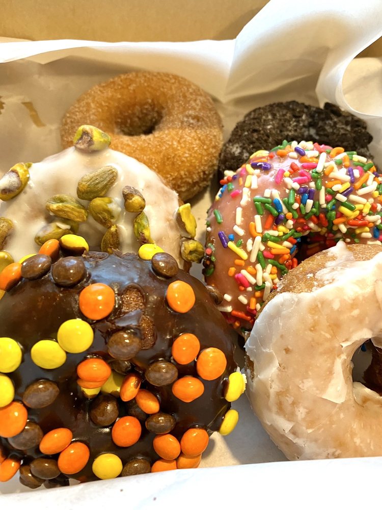 DOUGH HUT - Updated August 2025 - 157 Photos & 220 Reviews - 891 W ...
