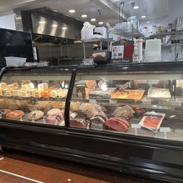 BEVERLY HILLS MARKET & DELI - Updated October 2025 - 95 Photos & 155 ...