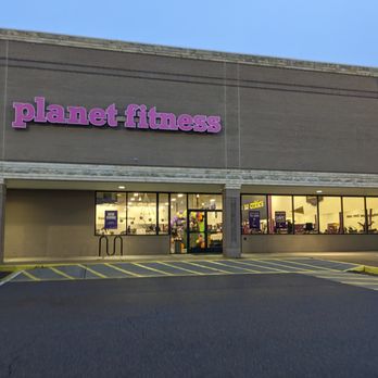 PLANET FITNESS - Updated March 2026 - 35 Photos - 3031 Goodman Rd W ...