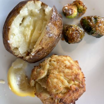 THE LIGHTHOUSE RESTAURANT & DOCK BAR - Updated August 2025 - 558 Photos ...