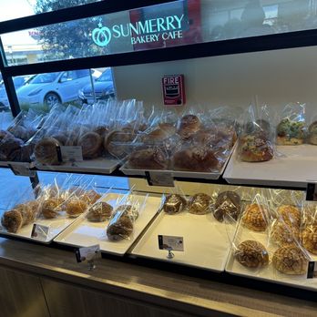 SUNMERRY BAKERY - Updated November 2024 - 613 Photos & 176 Reviews ...