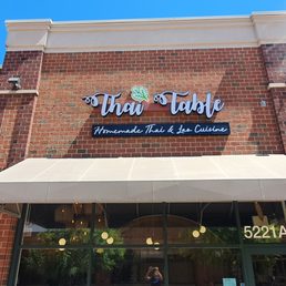 THAI TABLE - Updated January 2026 - 161 Photos & 71 Reviews - 5221 ...