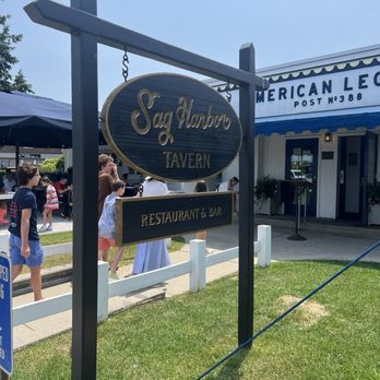SAG HARBOR TAVERN - Updated June 2025 - 33 Photos & 30 Reviews - 26 Bay ...