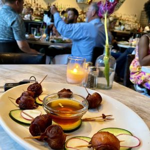 ELSA’S ON THE PARK - 280 Photos & 408 Reviews - 833 N Jefferson St ...