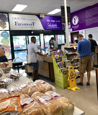 FRESHMART - Updated April 2025 - 26 Photos - Calle Marginal, Victoria ...