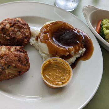 SHENANIGAN’S IRISH PUB & GRILLE - Updated May 2025 - 311 Photos & 418 ...