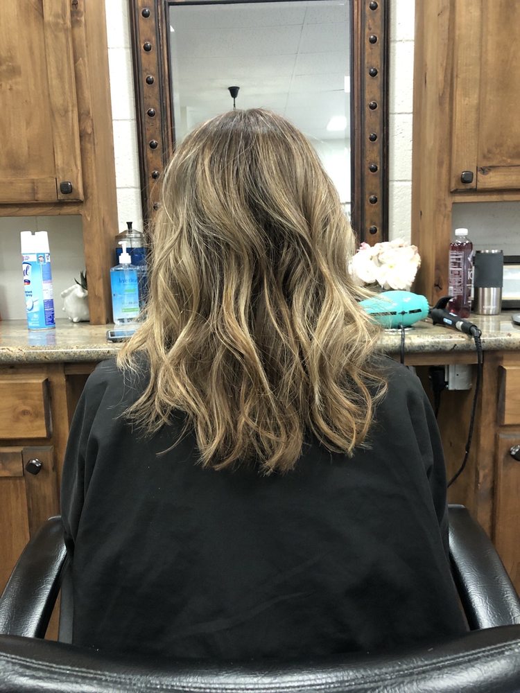 RUSTIC ROOTS SALON - Updated July 2024 - 53 Photos & 40 Reviews - 2208 ...