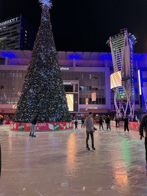 LA KINGS HOLIDAY ICE - LA LIVE - Updated December 2025 - 324 Photos ...