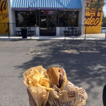 HOWDY BURGER - Updated September 2024 - 110 Photos & 42 Reviews - 1516 ...