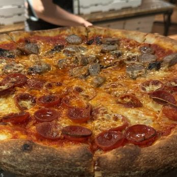 ROBERT’S PIZZA AND DOUGH - Updated September 2024 - 1147 Photos & 968 ...