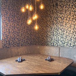 GRACKLE - Updated October 2025 - 92 Reviews & 167 Photos - 11852 Elm ...