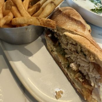 BIRDIE’S BARROOM AND KITCHEN - Updated October 2025 - 235 Photos & 129 ...