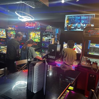 FLASHBACK RETRO ARCADE + BAR + GRILLE - Updated June 2025 - 63 Photos ...