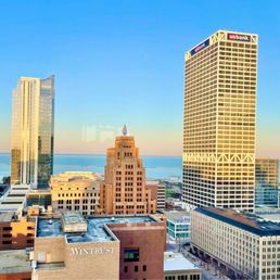 BLU - Updated November 2025 - 279 Photos & 163 Reviews - 424 E ...