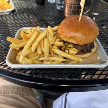 MINNESOTA BURGER COMPANY - Updated May 2025 - 87 Photos & 49 Reviews ...