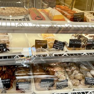 LE PETIT FOUR BAKERY - Updated December 2025 - 57 Photos & 29 Reviews ...
