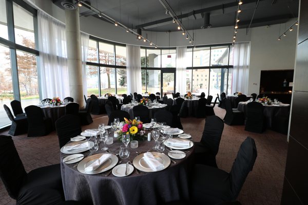 LIVE RESTAURANT - Updated October 2025 - 12 Photos - 4141 Living Arts ...