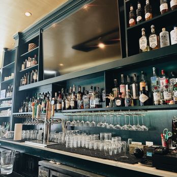 THE DANDY CROWN - Updated October 2025 - 83 Reviews & 129 Photos - 694 ...