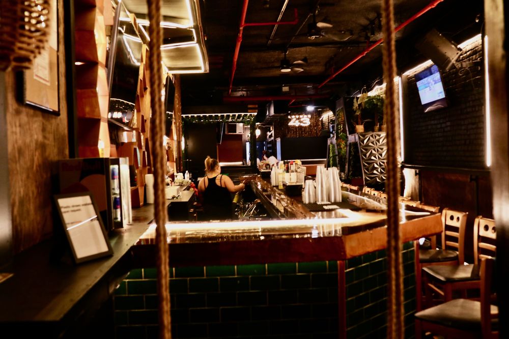 LOUNGE 43 - Updated October 2025 - 44 Photos - 3229 Westchester Ave ...