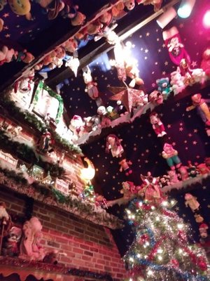CARL BOZENSKI’S CHRISTMAS VILLAGE - 14 Photos - Local Flavor - 150 ...