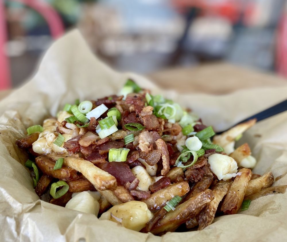 THE FLYING V - Updated June 2024 - 54 Photos & 53 Reviews - 201 East ...