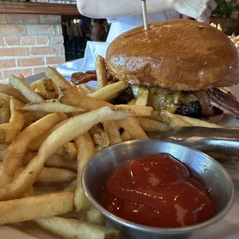 WINDSOR - 1806 Photos & 1781 Reviews - 5223 N Central Ave, Phoenix ...