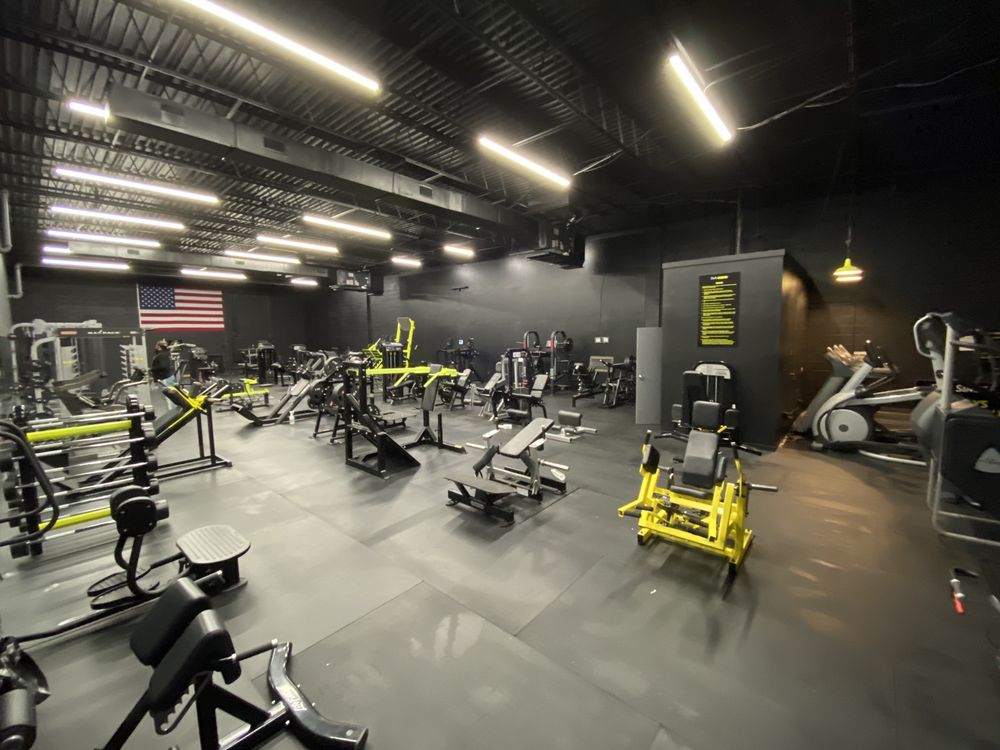 DMV IRON GYM - 67 Photos & 34 Reviews - 5424 Eisenhower Ave, Alexandria ...