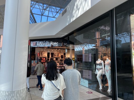 GUILDFORD TOWN CENTRE - Updated December 2025 - 1883 Guildford Town ...