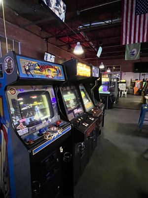 FLASHBACK RETROPUB DTX - Updated December 2025 - 821 W Davis St, Dallas ...