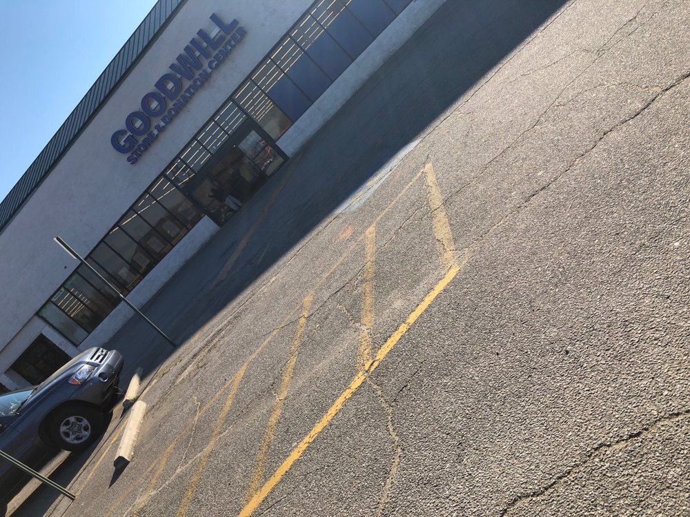 GOODWILL THRIFT STORE & DONATION CENTER - 12 Photos - 1512 Eatonton Rd ...