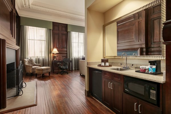 HAMPTON INN & SUITES BALTIMORE INNER HARBOR - Updated December 2025 ...