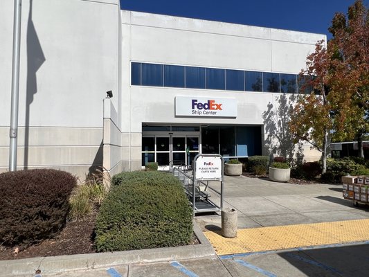 FEDEX SHIP CENTER - Updated January 2026 - 40 Photos & 122 Verified ...